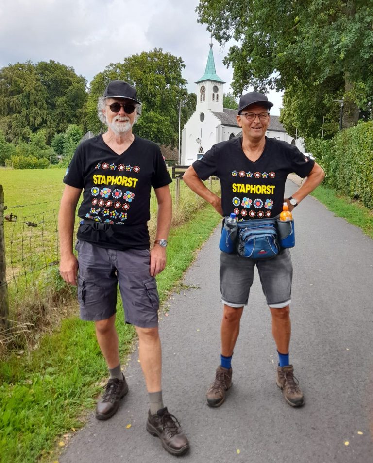 Evert en Jan promoten Staphorst op Apeldoornse 4-daagse - Weblog ...