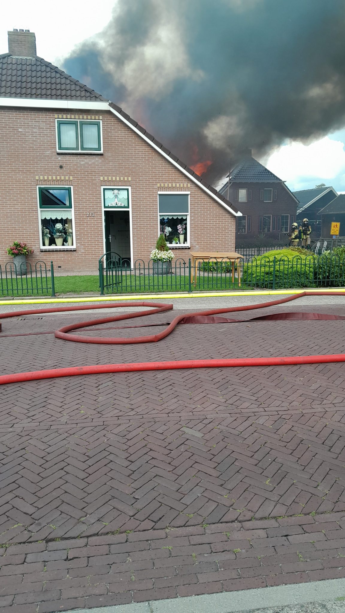 Uitslaande brand woning Gemeenteweg (Foto update) - Weblog Staphorst ...