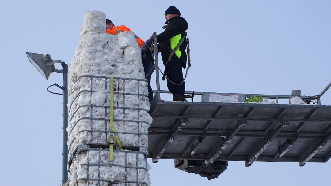 Grootste sneeuwpop van Nederland, vormgeving - Weblog Staphorst Rouveen