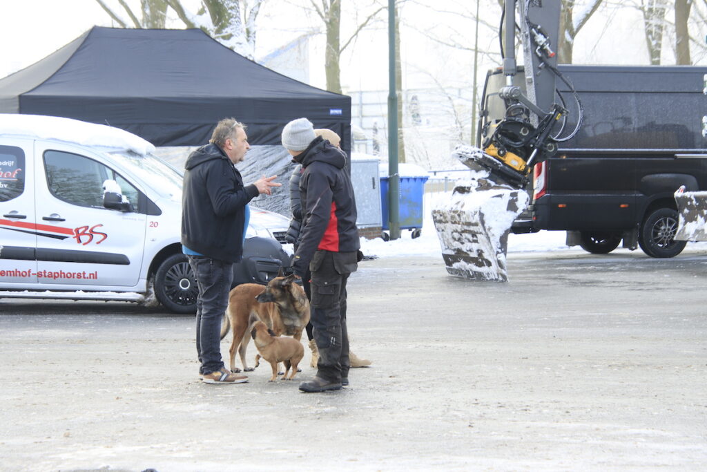 Grootste sneeuwpop van Nederland, vormgeving - Weblog Staphorst Rouveen